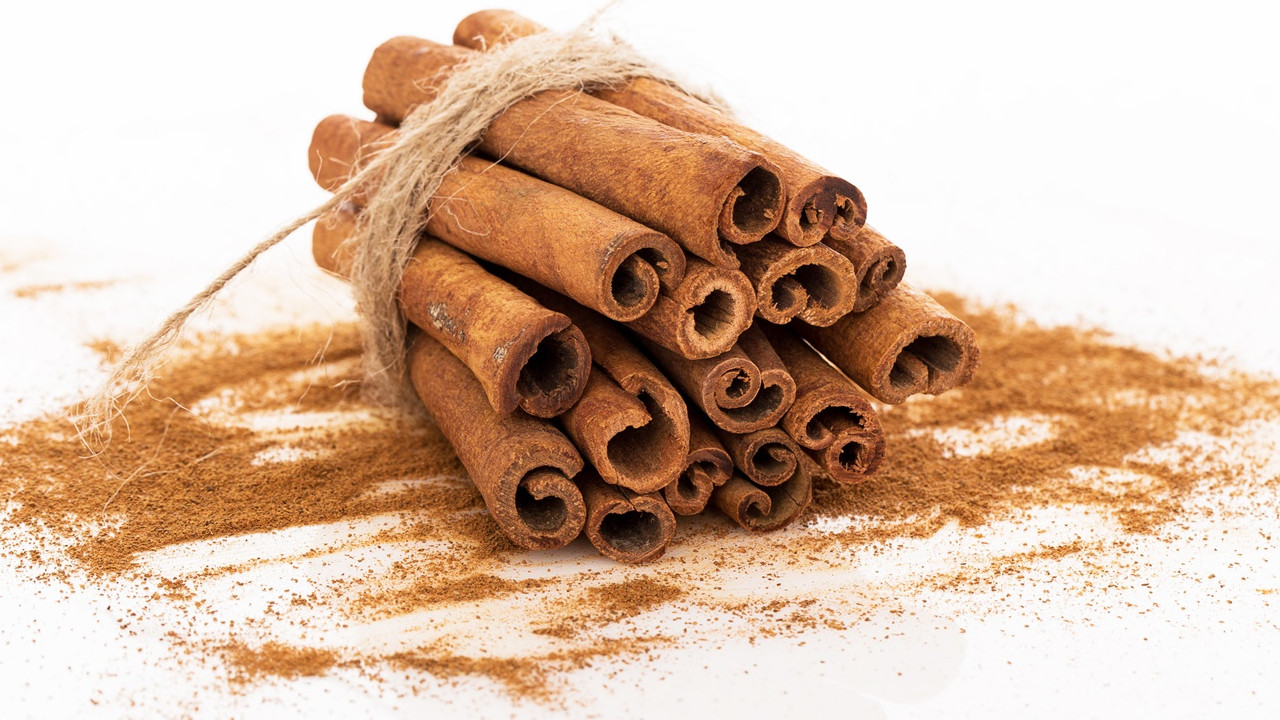 Cynamon na obniżenie ciśnienia i odchudzanie? Sprawdź właściwości cynamonu